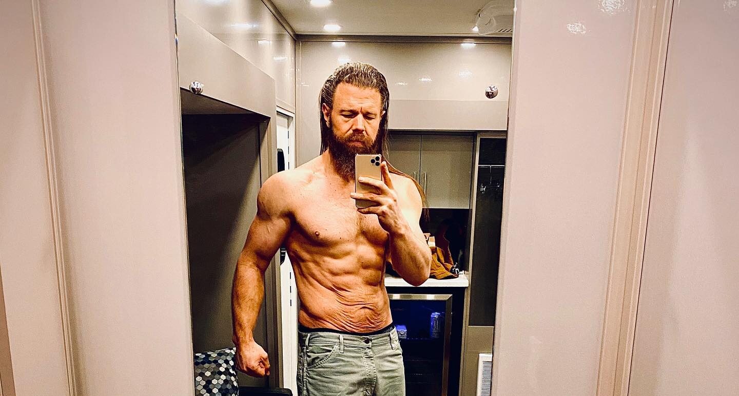 Ryan Hurst é confirmado como Kratos na série de God of War